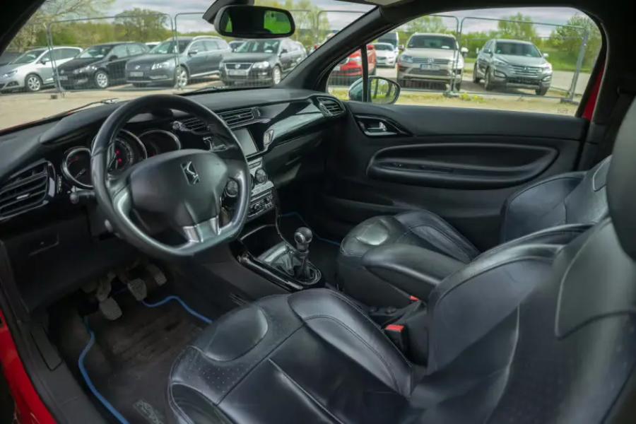 Sarkans Citroen DS3 2010 Liepāja, ar dzinēja tilpumu 1.60 L un nobraukumu 289 tūkst. km par 4500 €, foto 8 vietnē AUTOMOTO.COM.LV