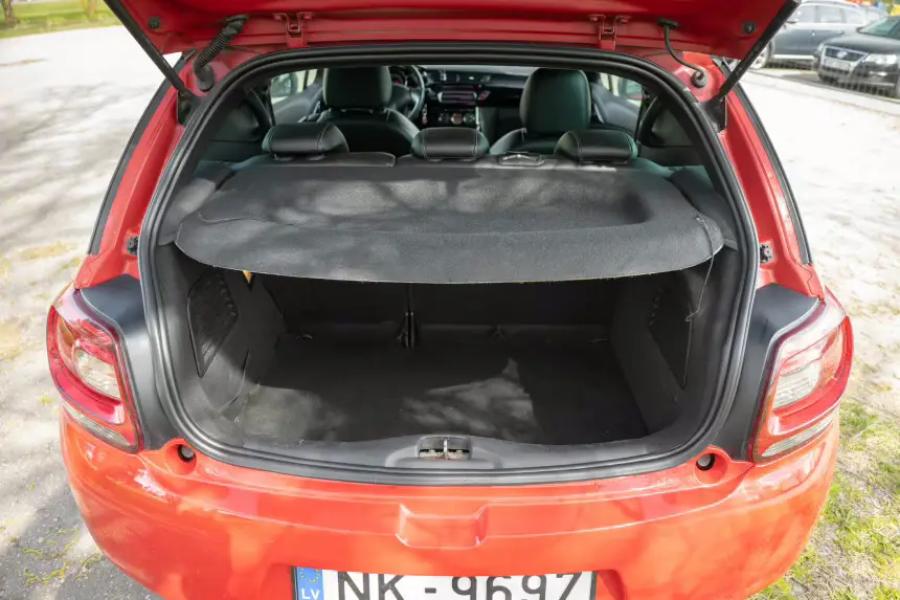 Sarkans Citroen DS3 2010 Liepāja, ar dzinēja tilpumu 1.60 L un nobraukumu 289 tūkst. km par 4500 €, foto 10 vietnē AUTOMOTO.COM.LV