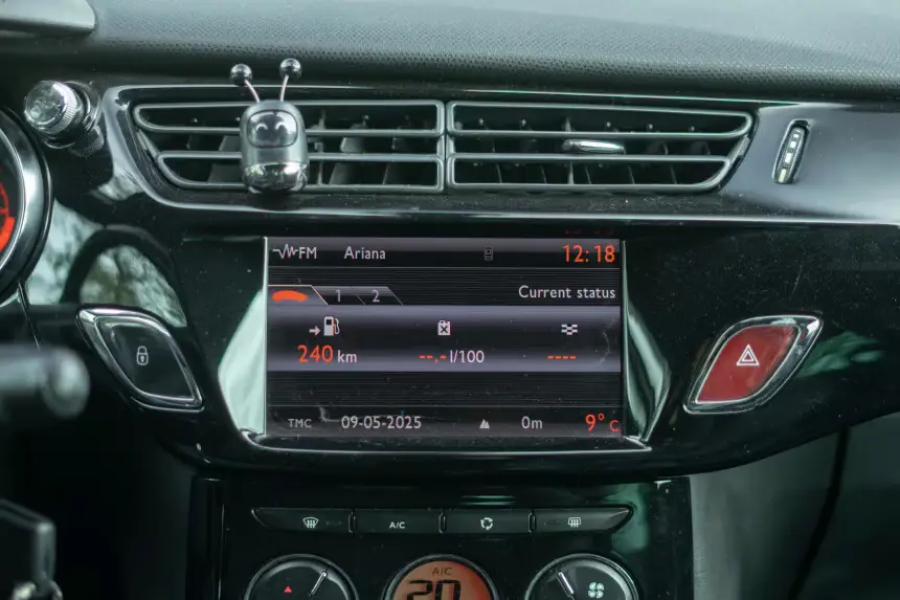 Sarkans Citroen DS3 2010 Liepāja, ar dzinēja tilpumu 1.60 L un nobraukumu 289 tūkst. km par 4500 €, foto 16 vietnē AUTOMOTO.COM.LV