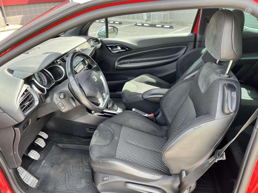 Красный Ситроен ДС3 2012 в Алитус, объемом двигателя 1.60 л и пробегом 227 тыс. км за 3300 €, фото 9 на AUTOMOTO.COM.LV