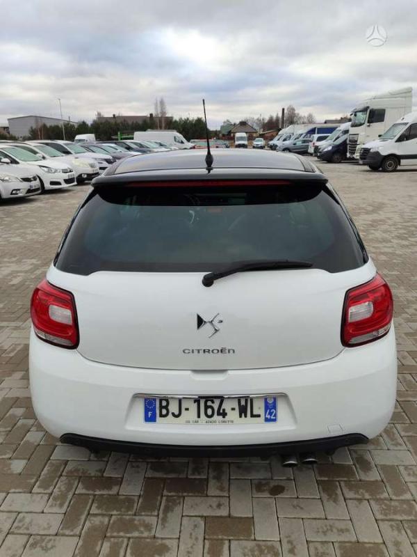 Balts Citroen DS3 2011 Tauragė, ar dzinēja tilpumu 1.60 L un nobraukumu 200 tūkst. km par 2900 €, foto 8 vietnē AUTOMOTO.COM.LV