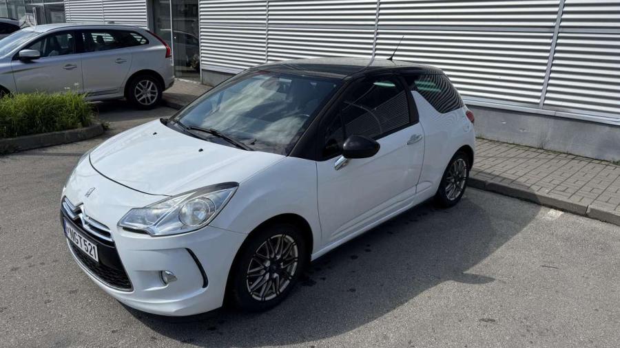 White Citroen DS3 2011 in Kaunas, with an engine capacity of 1.60 L and mileage of 237 thousand km for 2050 €, photo 1 on AUTOMOTO.COM.LV