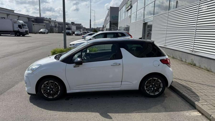 White Citroen DS3 2011 in Kaunas, with an engine capacity of 1.60 L and mileage of 237 thousand km for 2050 €, photo 2 on AUTOMOTO.COM.LV