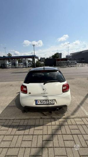 White Citroen DS3 2011 in Kaunas, with an engine capacity of 1.60 L and mileage of 237 thousand km for 2050 €, photo 4 on AUTOMOTO.COM.LV