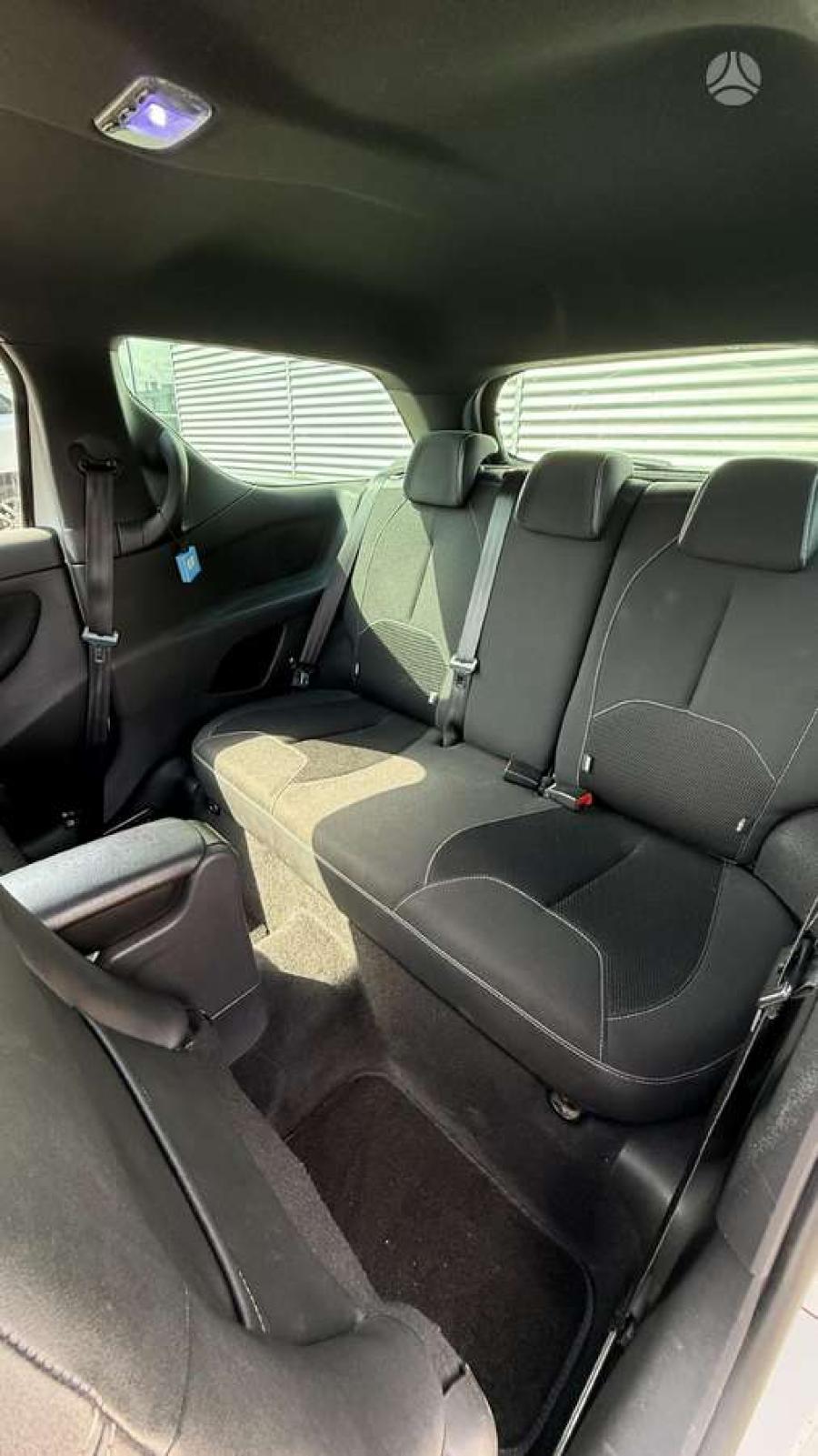 White Citroen DS3 2011 in Kaunas, with an engine capacity of 1.60 L and mileage of 237 thousand km for 2050 €, photo 12 on AUTOMOTO.COM.LV