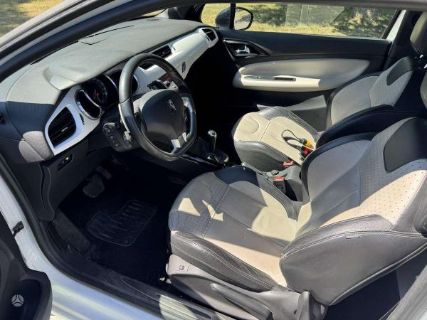 White Citroen DS3 2012 in Taurage, with an engine capacity of 1.56 L and mileage of 217 thousand km for 4300 €, photo 9 on AUTOMOTO.COM.LV