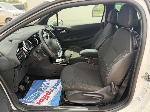 White Citroen DS3 2013 in Siauliai, with an engine capacity of 1.20 L and mileage of 193 thousand km for 2999 €, photo 11 on AUTOMOTO.COM.LV