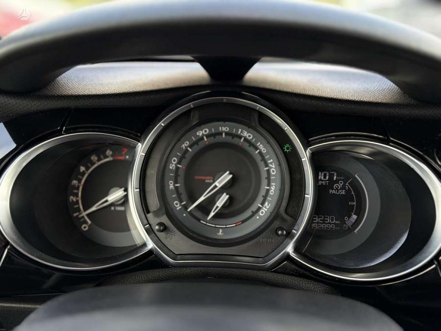 White Citroen DS3 2013 in Siauliai, with an engine capacity of 1.20 L and mileage of 193 thousand km for 2999 €, photo 21 on AUTOMOTO.COM.LV