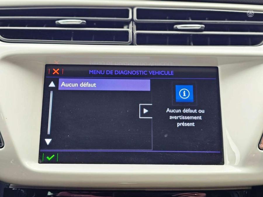 Белый Ситроен ДС3 2015 в Таураге, объемом двигателя 1.20 л и пробегом 93 тыс. км за 4200 €, фото 24 на AUTOMOTO.COM.LV