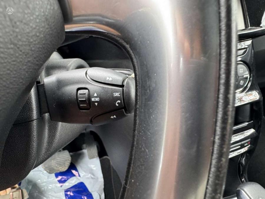 White Citroen DS3 2017 in Taurage, with an engine capacity of 1.20 L and mileage of 112 thousand km for 4900 €, photo 17 on AUTOMOTO.COM.LV