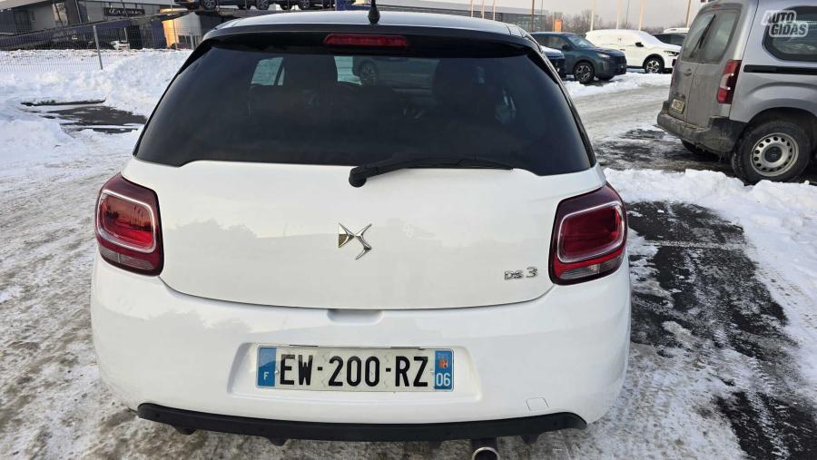 White Citroen DS3 2018 in Kaunas, with an engine capacity of 1.20 L and mileage of 100 thousand km for 7200 €, photo 7 on AUTOMOTO.COM.LV