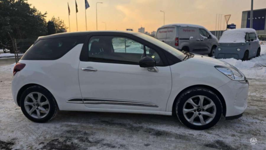 Balts Citroen DS3 2018 Kauņa, ar dzinēja tilpumu 1.20 L un nobraukumu 100 tūkst. km par 7200 €, foto 5 vietnē AUTOMOTO.COM.LV