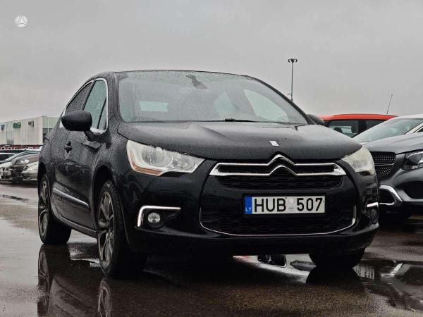 Melns Citroen DS4 2011 Viļņa, ar dzinēja tilpumu 2.00 L un nobraukumu 267 tūkst. km par 4500 €, foto 1 vietnē AUTOMOTO.COM.LV