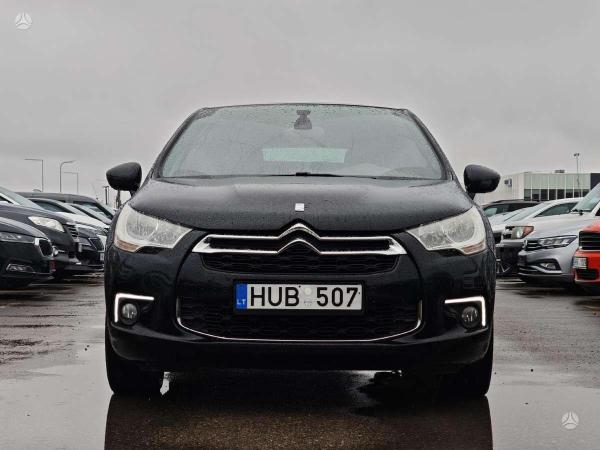 Melns Citroen DS4 2011 Viļņa, ar dzinēja tilpumu 2.00 L un nobraukumu 267 tūkst. km par 4500 €, foto 2 vietnē AUTOMOTO.COM.LV
