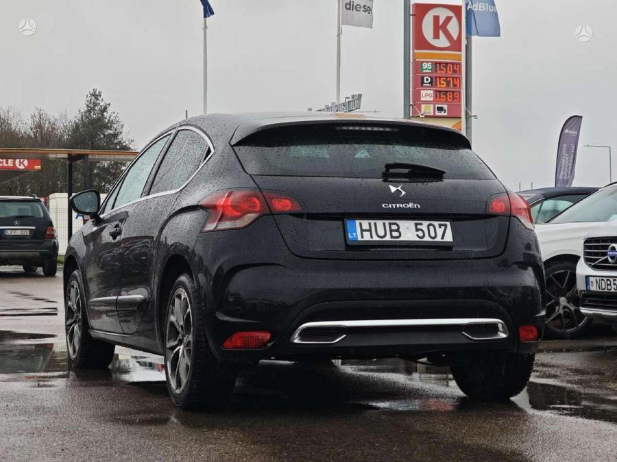Melns Citroen DS4 2011 Viļņa, ar dzinēja tilpumu 2.00 L un nobraukumu 267 tūkst. km par 4500 €, foto 4 vietnē AUTOMOTO.COM.LV