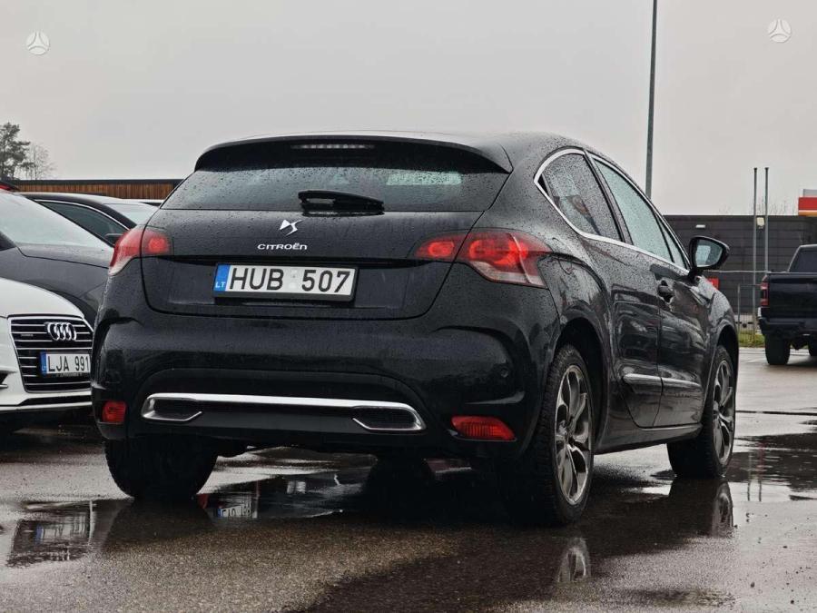 Melns Citroen DS4 2011 Viļņa, ar dzinēja tilpumu 2.00 L un nobraukumu 267 tūkst. km par 4500 €, foto 7 vietnē AUTOMOTO.COM.LV