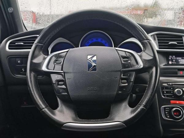 Melns Citroen DS4 2011 Viļņa, ar dzinēja tilpumu 2.00 L un nobraukumu 267 tūkst. km par 4500 €, foto 10 vietnē AUTOMOTO.COM.LV