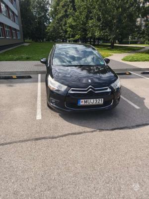 Black Citroen DS4 2011 in Marijampole, with an engine capacity of 1.56 L and mileage of 220 thousand km for 4700 €, photo 3 on AUTOMOTO.COM.LV