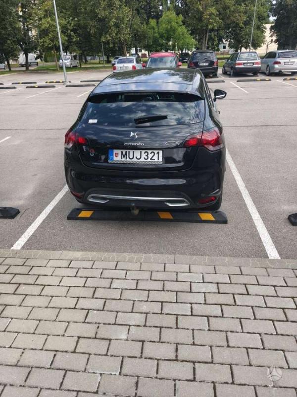 Melns Citroen DS4 2011 Marijampole, ar dzinēja tilpumu 1.56 L un nobraukumu 220 tūkst. km par 4700 €, foto 4 vietnē AUTOMOTO.COM.LV