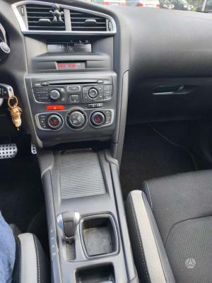 Black Citroen DS4 2011 in Marijampole, with an engine capacity of 1.56 L and mileage of 220 thousand km for 4700 €, photo 10 on AUTOMOTO.COM.LV