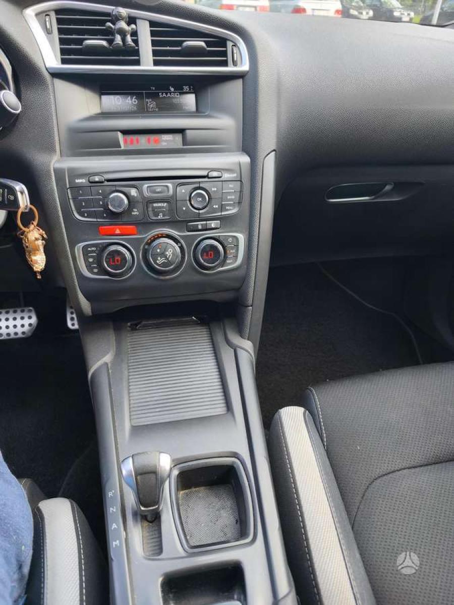 Black Citroen DS4 2011 in Marijampole, with an engine capacity of 1.56 L and mileage of 220 thousand km for 4700 €, photo 10 on AUTOMOTO.COM.LV