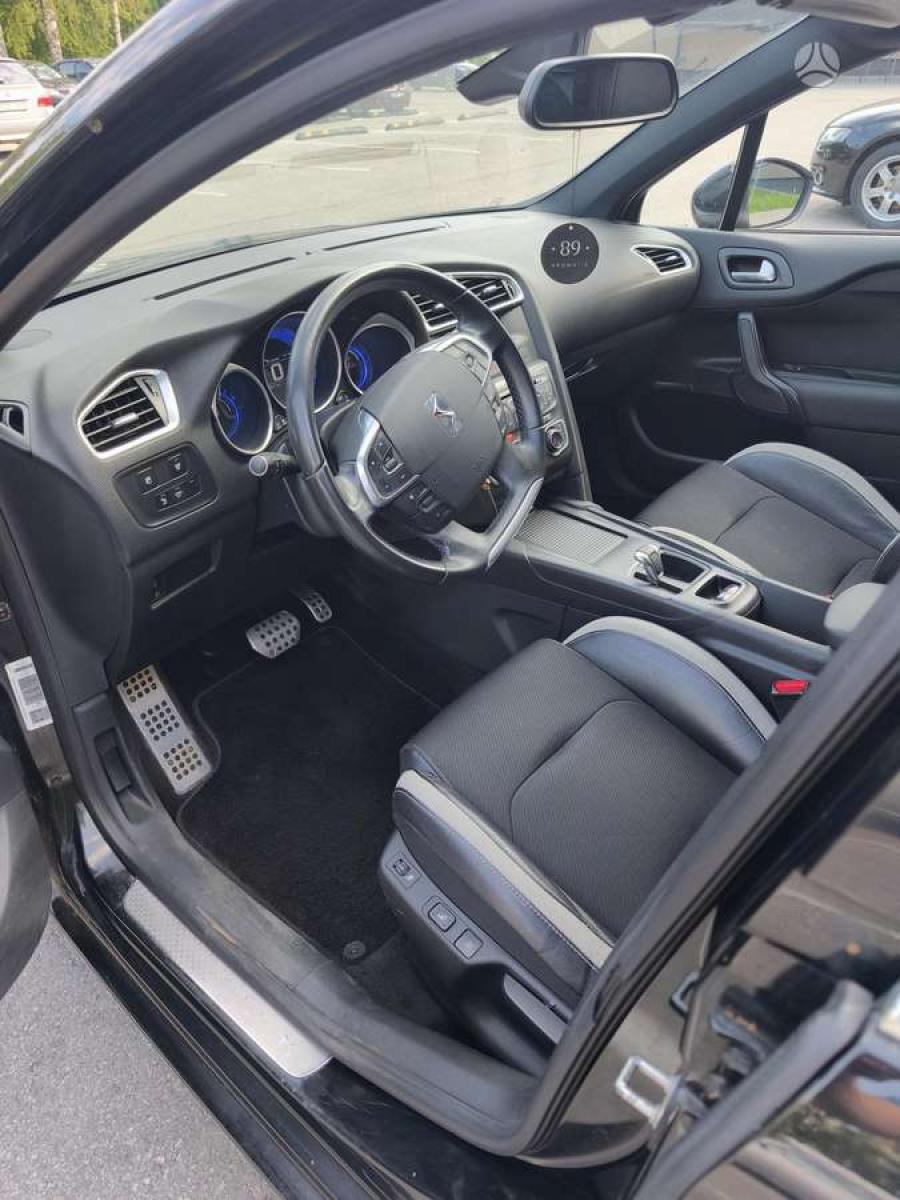 Black Citroen DS4 2011 in Marijampole, with an engine capacity of 1.56 L and mileage of 220 thousand km for 4700 €, photo 12 on AUTOMOTO.COM.LV