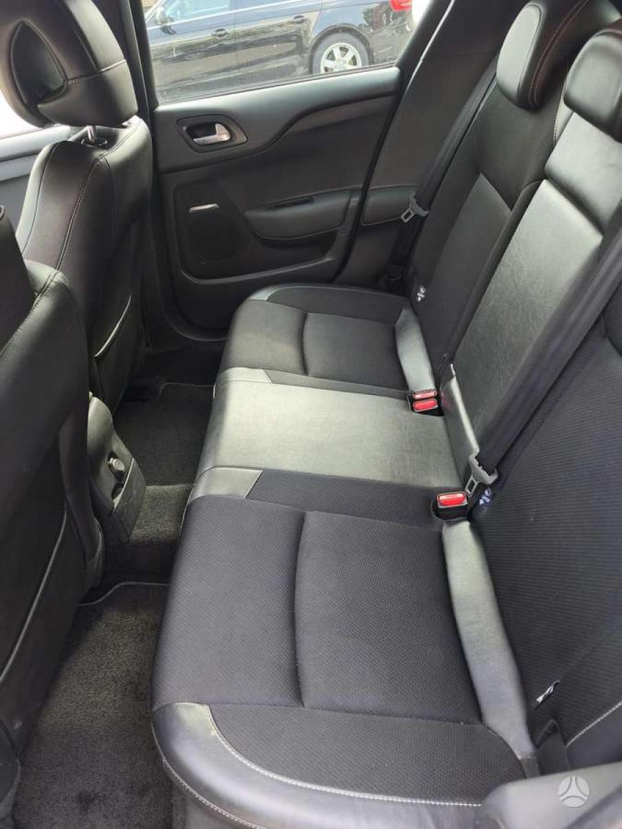 Black Citroen DS4 2011 in Marijampole, with an engine capacity of 1.56 L and mileage of 220 thousand km for 4700 €, photo 13 on AUTOMOTO.COM.LV