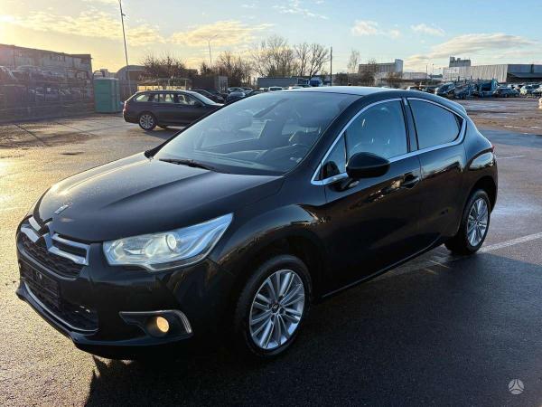 Black Citroen DS4 2012 in Marijampole, with an engine capacity of 1.56 L and mileage of 192 thousand km for 4100 €, photo 7 on AUTOMOTO.COM.LV
