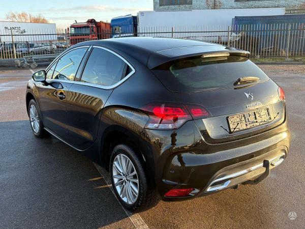 Black Citroen DS4 2012 in Marijampole, with an engine capacity of 1.56 L and mileage of 192 thousand km for 4100 €, photo 9 on AUTOMOTO.COM.LV