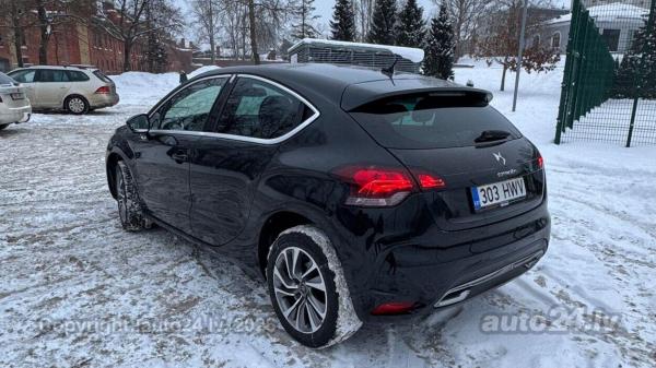 Melns Citroen DS4 2012 Tallina, ar dzinēja tilpumu 1.60 L un nobraukumu 185 tūkst. km par 5990 €, foto 5 vietnē AUTOMOTO.COM.LV