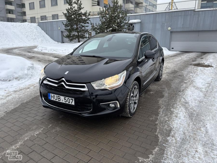 Melns Citroen DS4 2012 Viļņa, ar dzinēja tilpumu 2.00 L un nobraukumu 267 tūkst. km par 3750 €, foto 1 vietnē AUTOMOTO.COM.LV