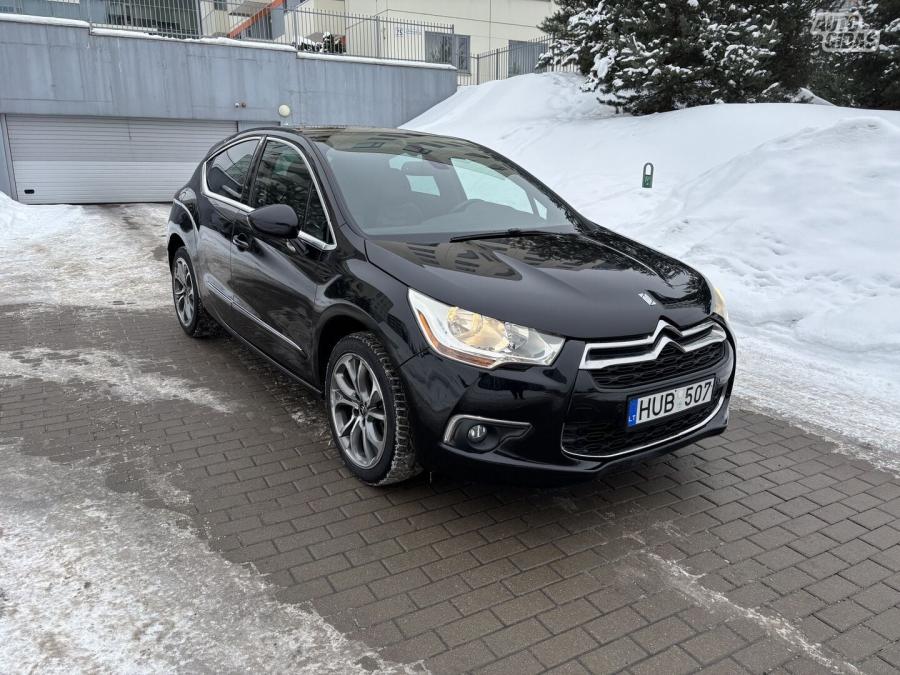 Melns Citroen DS4 2012 Viļņa, ar dzinēja tilpumu 2.00 L un nobraukumu 267 tūkst. km par 3750 €, foto 3 vietnē AUTOMOTO.COM.LV