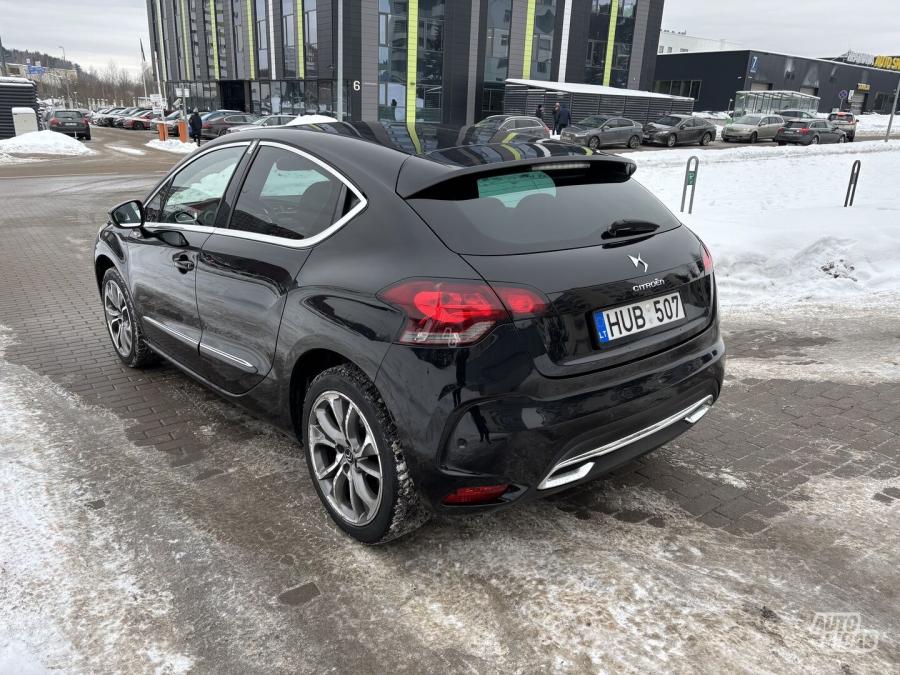 Melns Citroen DS4 2012 Viļņa, ar dzinēja tilpumu 2.00 L un nobraukumu 267 tūkst. km par 3750 €, foto 7 vietnē AUTOMOTO.COM.LV