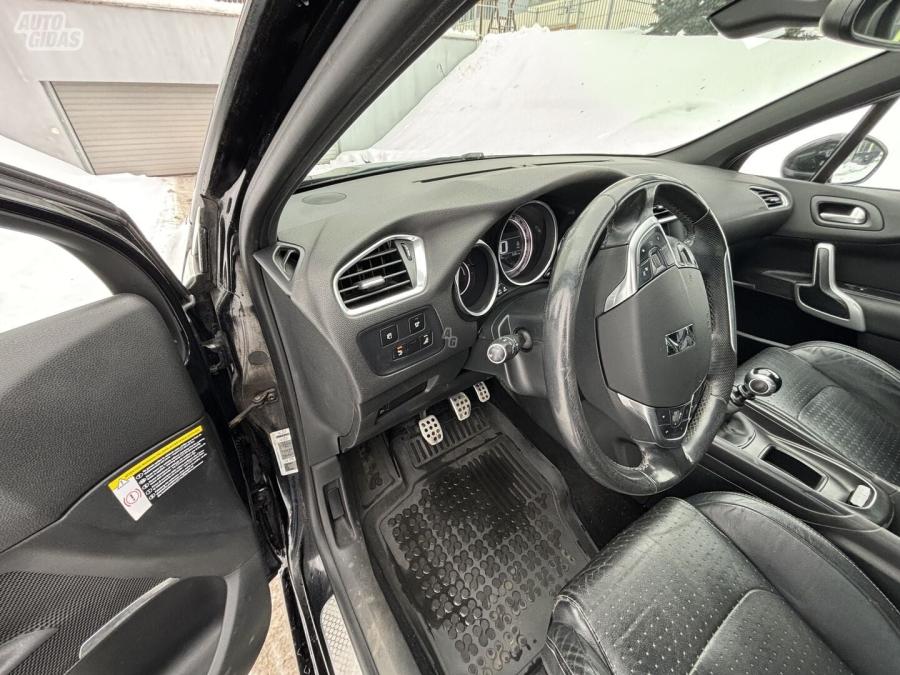 Melns Citroen DS4 2012 Viļņa, ar dzinēja tilpumu 2.00 L un nobraukumu 267 tūkst. km par 3750 €, foto 11 vietnē AUTOMOTO.COM.LV