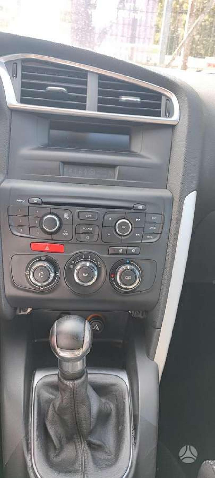 Черный Ситроен ДС4 2012 в Таураге, объемом двигателя 1.60 л и пробегом 166 тыс. км за 3700 €, фото 10 на AUTOMOTO.COM.LV