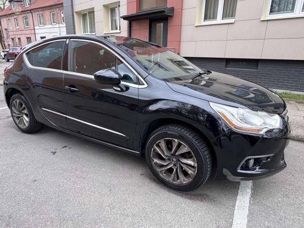 Black Citroen DS4 2012 in Klaipeda, with an engine capacity of 1.56 L and mileage of 280 thousand km for 3650 €, photo 3 on AUTOMOTO.COM.LV