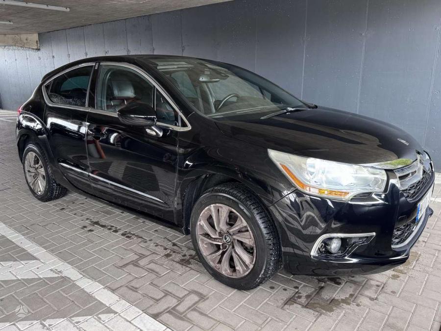 Melns Citroen DS4 2012 Klaipėda, ar dzinēja tilpumu 1.56 L un nobraukumu 280 tūkst. km par 3650 €, foto 8 vietnē AUTOMOTO.COM.LV