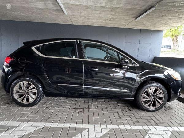 Black Citroen DS4 2012 in Klaipeda, with an engine capacity of 1.56 L and mileage of 280 thousand km for 3650 €, photo 8 on AUTOMOTO.COM.LV