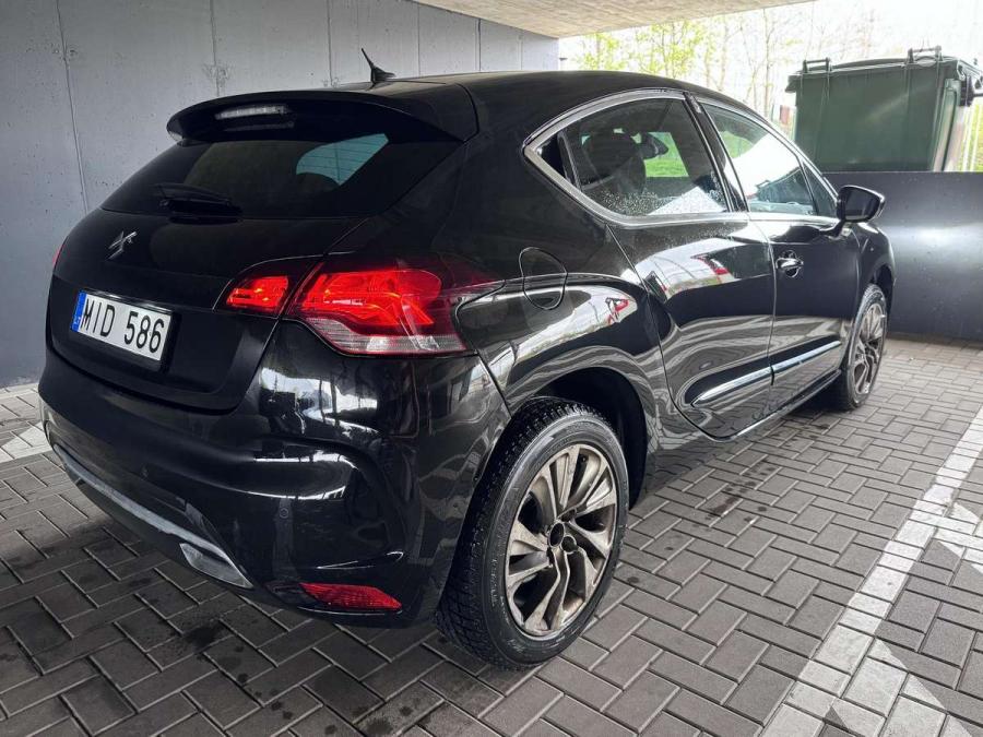 Melns Citroen DS4 2012 Klaipėda, ar dzinēja tilpumu 1.56 L un nobraukumu 280 tūkst. km par 3650 €, foto 10 vietnē AUTOMOTO.COM.LV