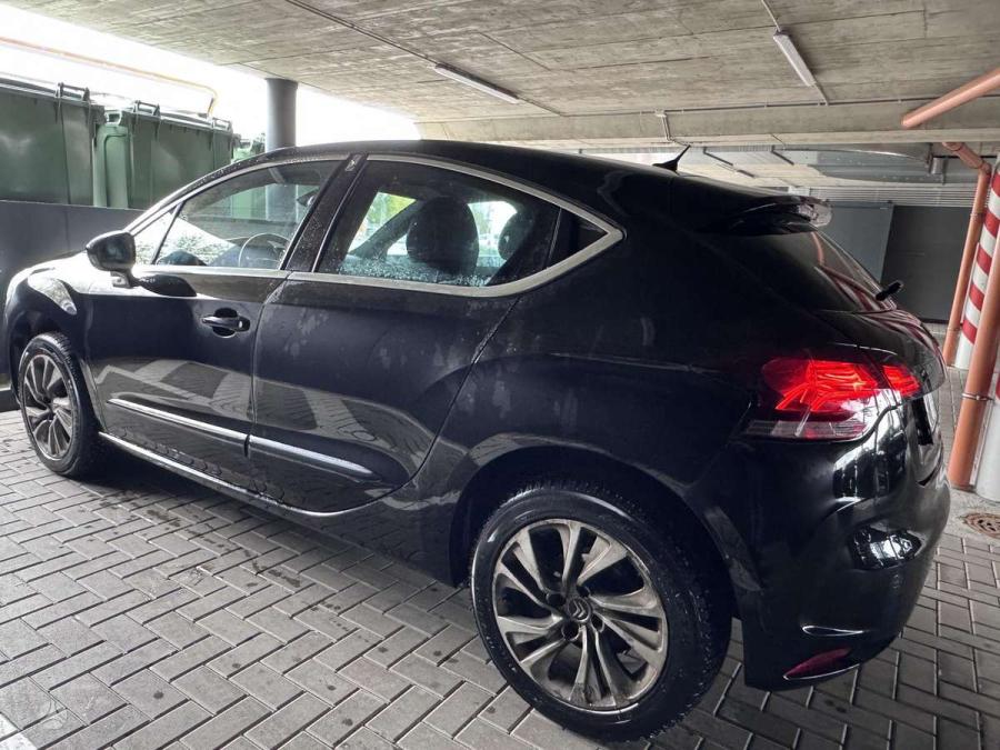 Melns Citroen DS4 2012 Klaipėda, ar dzinēja tilpumu 1.56 L un nobraukumu 280 tūkst. km par 3650 €, foto 14 vietnē AUTOMOTO.COM.LV