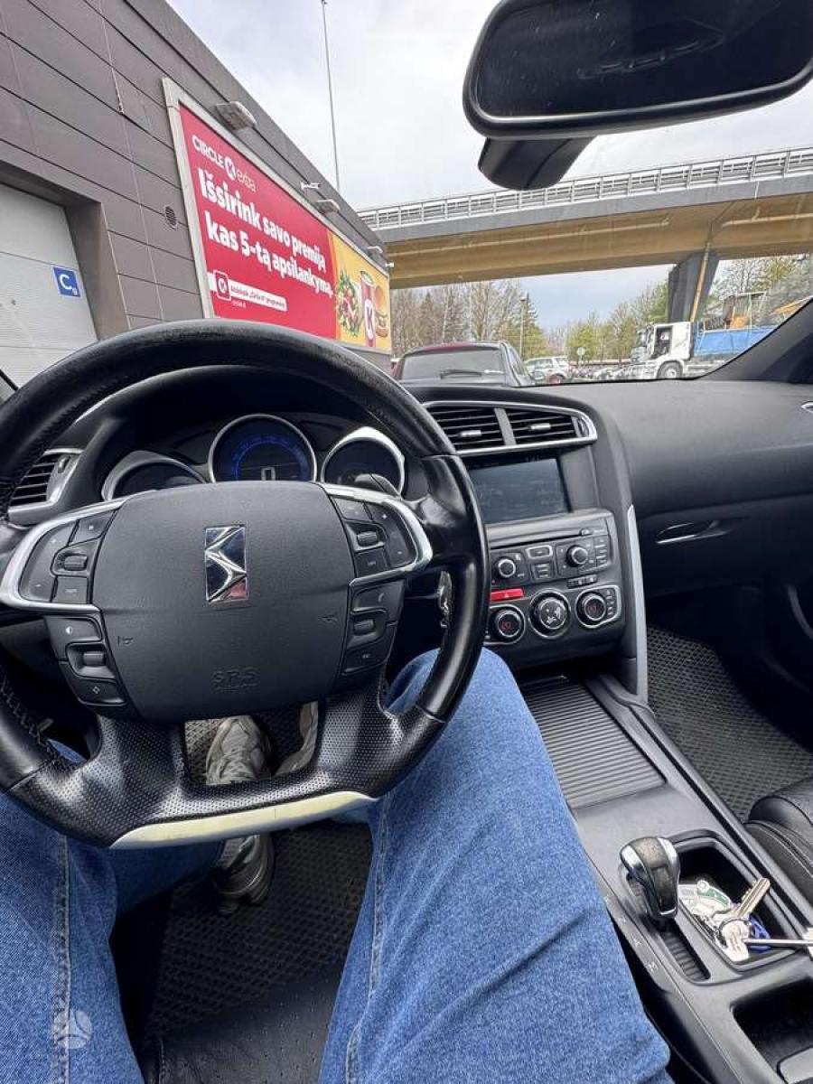 Melns Citroen DS4 2012 Klaipėda, ar dzinēja tilpumu 1.56 L un nobraukumu 280 tūkst. km par 3650 €, foto 15 vietnē AUTOMOTO.COM.LV