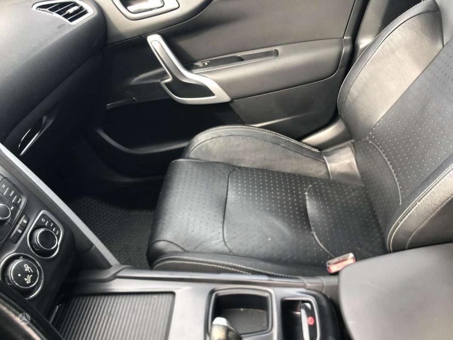 Black Citroen DS4 2012 in Taurage, with an engine capacity of 1.60 L and mileage of 280 thousand km for 4100 €, photo 14 on AUTOMOTO.COM.LV