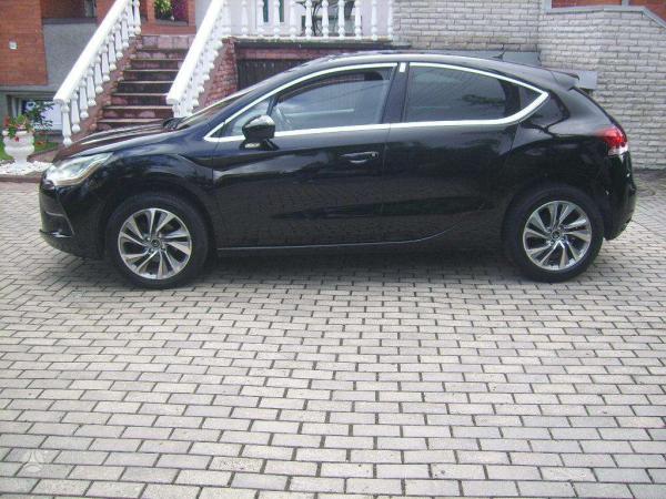 Melns Citroen DS4 2013 Panevēža, ar dzinēja tilpumu 1.60 L un nobraukumu 275 tūkst. km par 4250 €, foto 5 vietnē AUTOMOTO.COM.LV