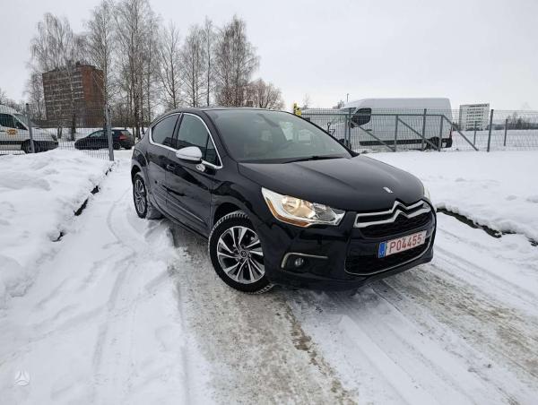 Black Citroen DS4 2015 in Alytus, with an engine capacity of 1.20 L and mileage of 169 thousand km for 4900 €, photo 3 on AUTOMOTO.COM.LV