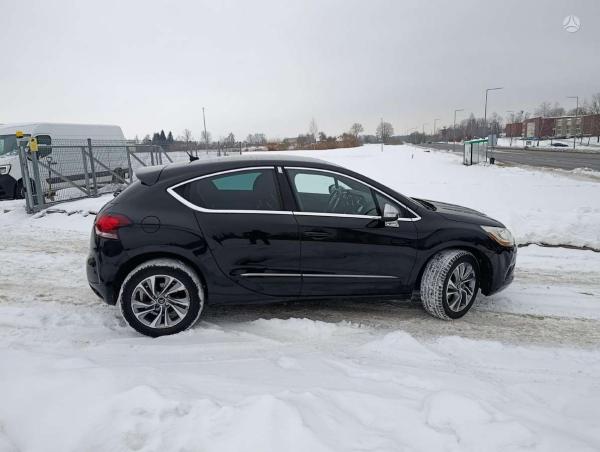 Black Citroen DS4 2015 in Alytus, with an engine capacity of 1.20 L and mileage of 169 thousand km for 4900 €, photo 5 on AUTOMOTO.COM.LV