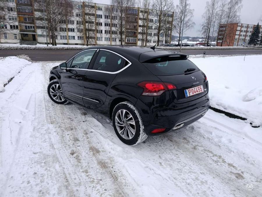 Black Citroen DS4 2015 in Alytus, with an engine capacity of 1.20 L and mileage of 169 thousand km for 4900 €, photo 9 on AUTOMOTO.COM.LV