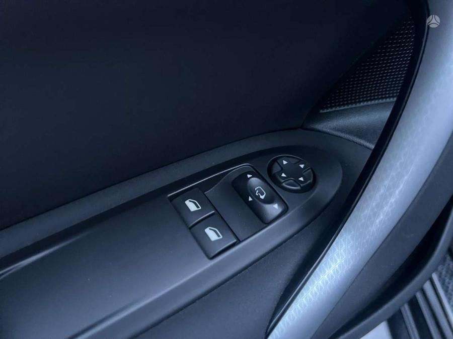 Black Citroen DS4 2016 in Kaunas, with an engine capacity of 0.00 L and mileage of 176 thousand km for 6499 €, photo 14 on AUTOMOTO.COM.LV