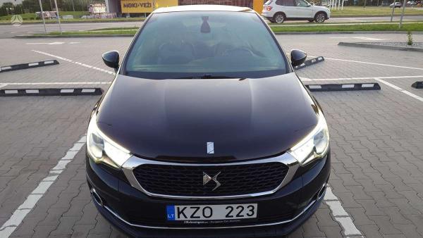 Black Citroen DS4 2016 in Kaunas, with an engine capacity of 1.60 L and mileage of 153 thousand km for 7490 €, photo 9 on AUTOMOTO.COM.LV