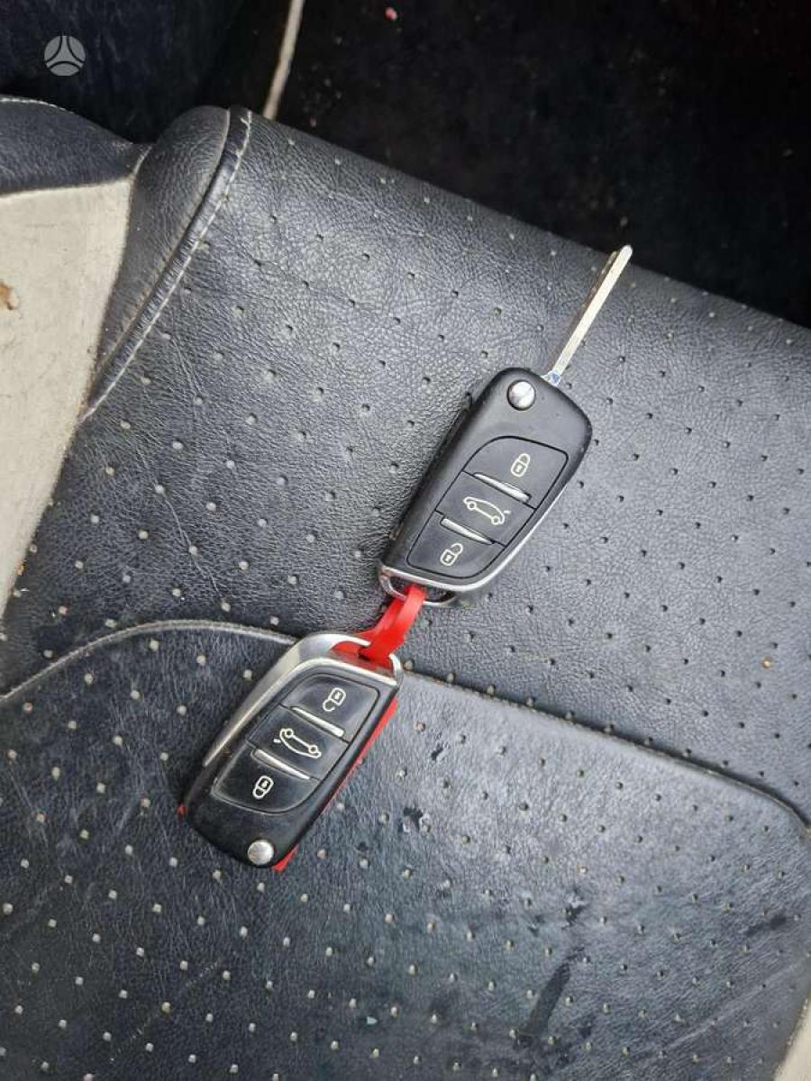 Blue Citroen DS4 2012 in Taurage, with an engine capacity of 2.00 L and mileage of 270 thousand km for 2750 €, photo 13 on AUTOMOTO.COM.LV