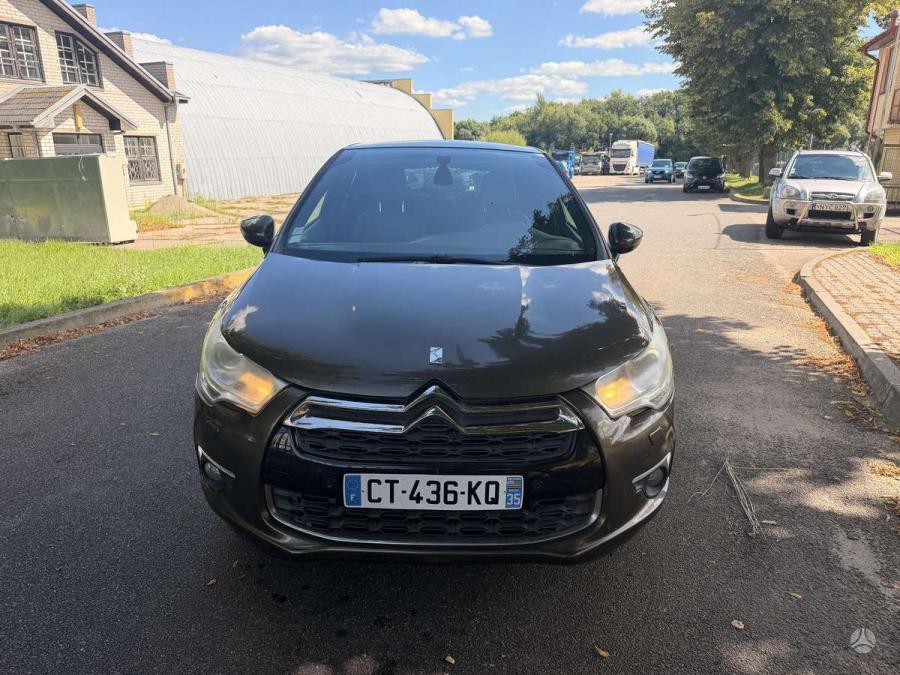 Brūns Citroen DS4 2011 Tauragė, ar dzinēja tilpumu 1.60 L un nobraukumu 114 tūkst. km par 3350 €, foto 4 vietnē AUTOMOTO.COM.LV